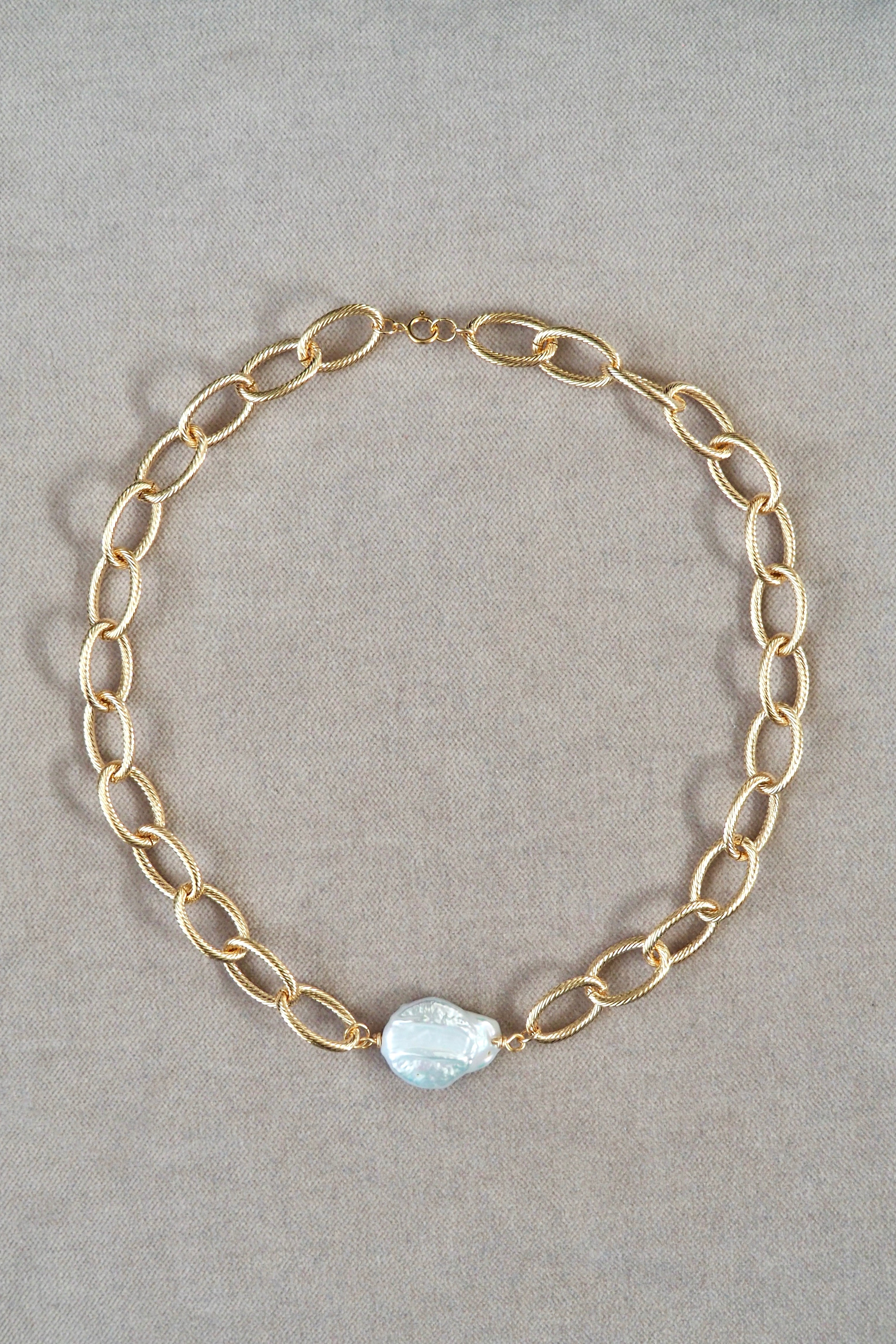Collier Grand Trianon blanc - Ras de cou élégant à perle d'eau douce ...